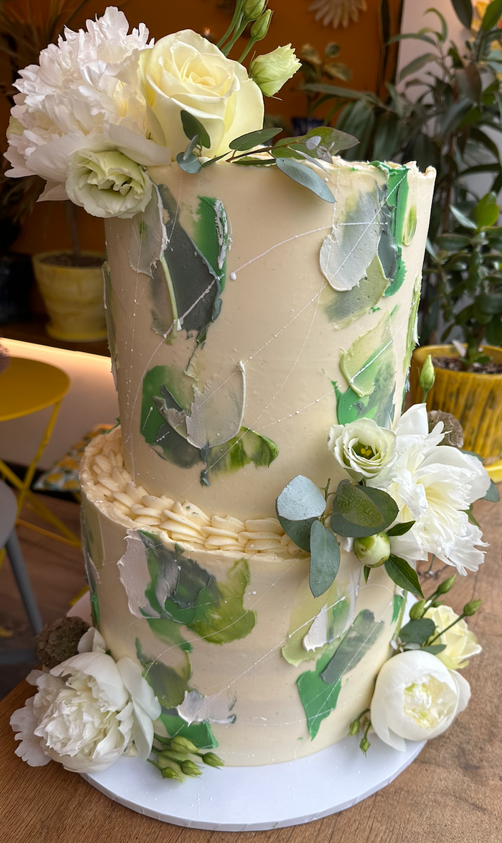 Celebrate in Style with Our Show-Stopping Cakes – Buzzy Bee Bakery