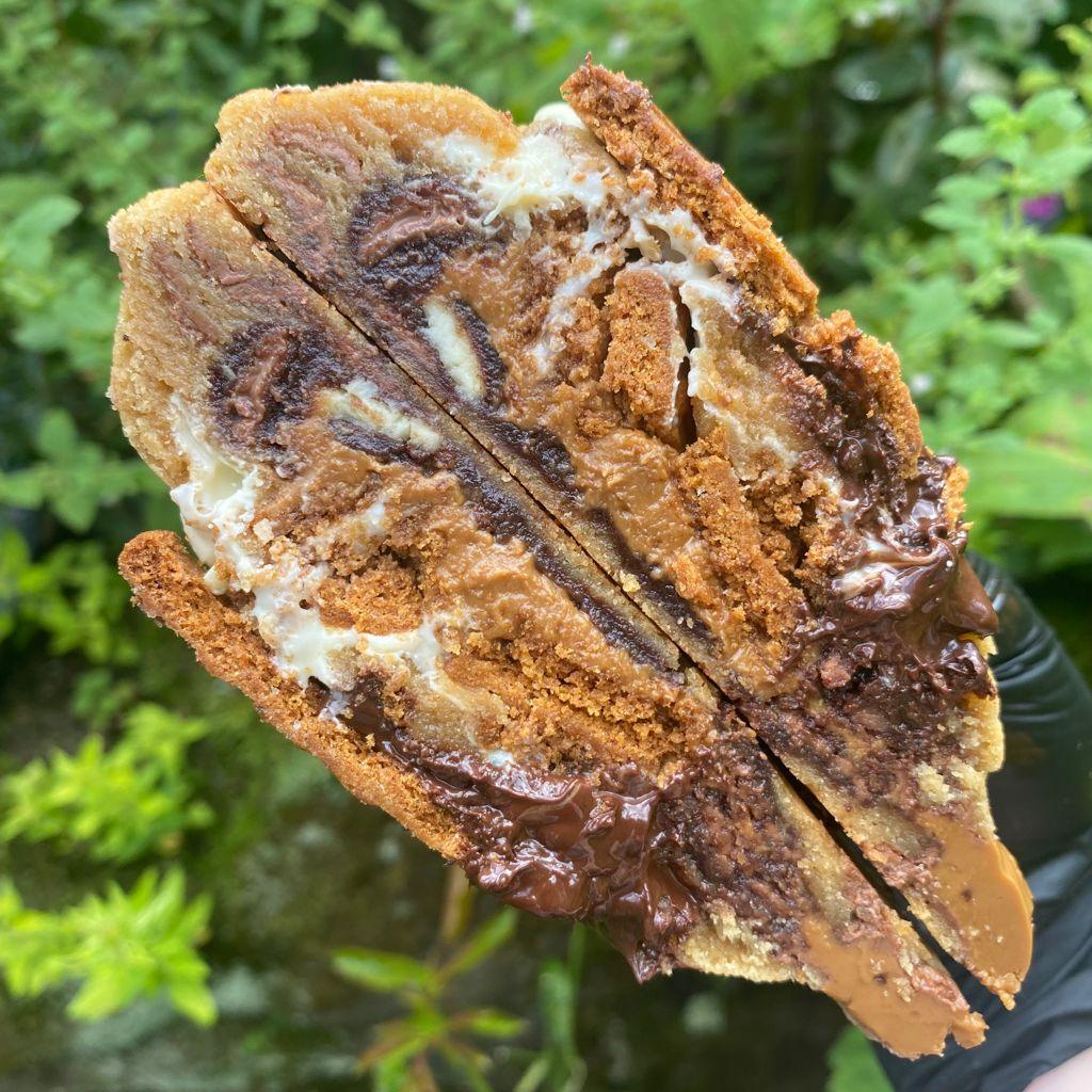 Biscoff Brookie | Buzzy Bee Bakery – Buzzy Bee Bakery
